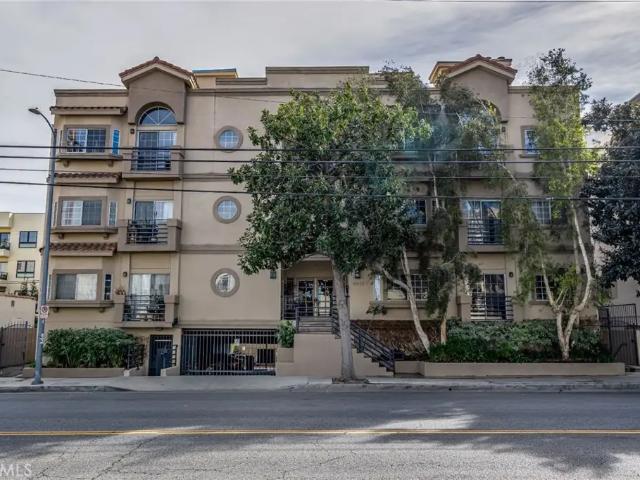 2 BR, 2 BA Apartment 10630 Moorpark St 104, Tolu Lake, CA 91602