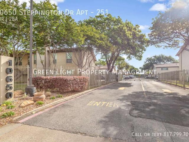 2 BR, 2 BA Apartment 10650 Steppington Dr Apt, Dallas, TX 75230