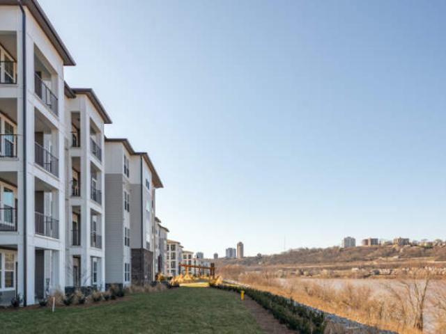 2 BR, 2 BA Apartment 1065 Manhattan Blvd, Dayton, KY 41074