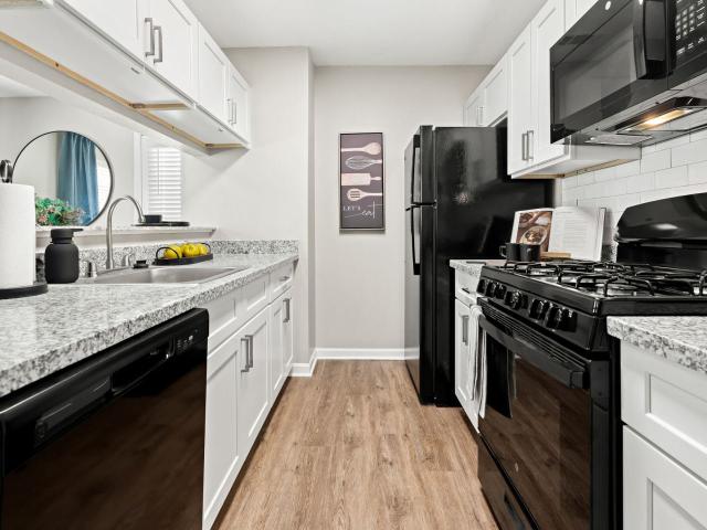 2 BR, 2 BA Apartment 10707 Industriplex Blvd Unit 217, Baton Rouge, LA 70809