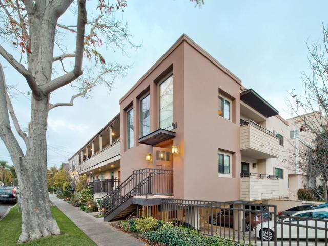 2 BR, 2 BA Apartment 10750 Missouri Ave Unit 2 beds, 2 baths, $3500, Los Angeles, CA 90025
