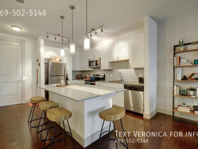 2 BR, 2 BA Apartment 10801 S IH 35, Austin, TX 78747
