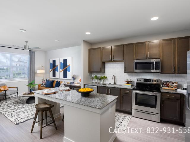 2 BR, 2 BA Apartment 10829 Hammerly Blvd, Houston, TX 77043