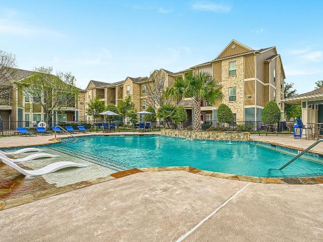 2 BR, 2 BA Apartment 10855 Eagle Dr Unit 522, Baytown, TX 77523