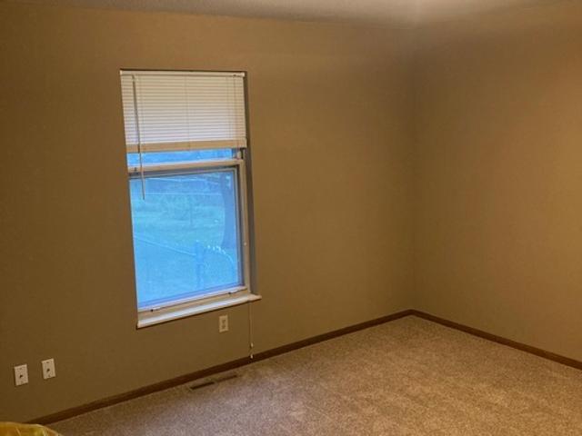 2 BR, 2 BA Apartment 108 A Cora Drive, Weston, MO 64098