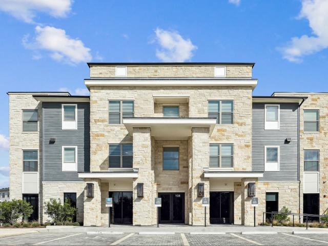 2 BR, 2 BA Apartment 108 Oak Creek Way Unit 2 2311, New Braunfels, TX 78130