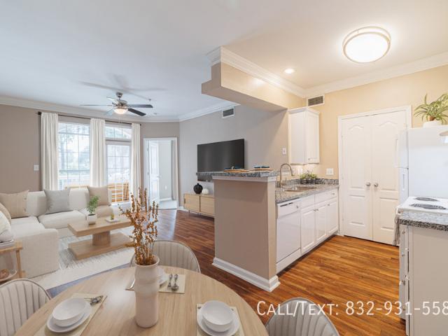 2 BR, 2 BA Apartment 10900 Ranchstone Dr, Houston, TX 77064