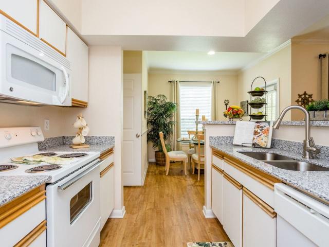 2 BR, 2 BA Apartment 10901 Mist Ln Unit 6205, Houston, TX 77070