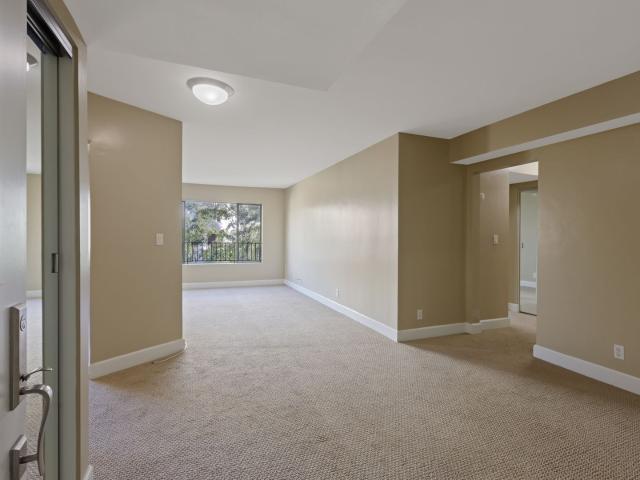 2 BR, 2 BA Apartment 10982 Roebling Ave Los Angeles, CA 90024