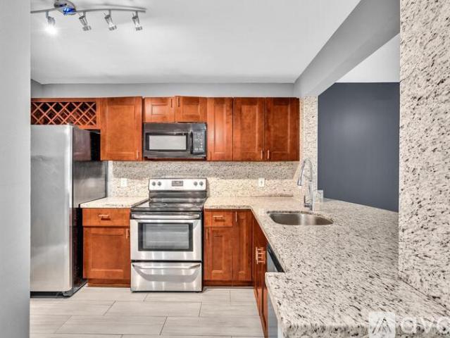 2 BR, 2 BA Apartment 109 Lake Emerald Dr, Unit 108, Oakland Park, FL 33309