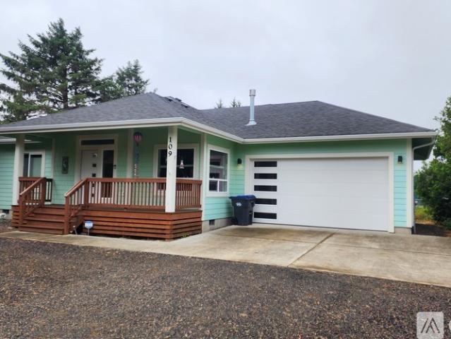 2 BR, 2 BA Apartment 109 North Port Loop Northwest, Ocean Shores, WA 98569