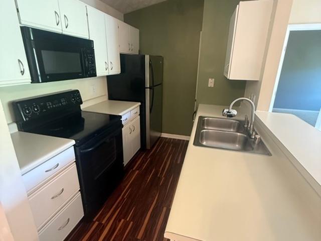 2 BR, 2 BA Apartment 10 Woodland Hills Dr, Unit 10, Southgate, KY 41071