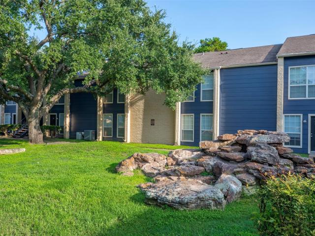 2 BR, 2 BA Apartment 1100 Graham Drive, Tomball, TX 77375