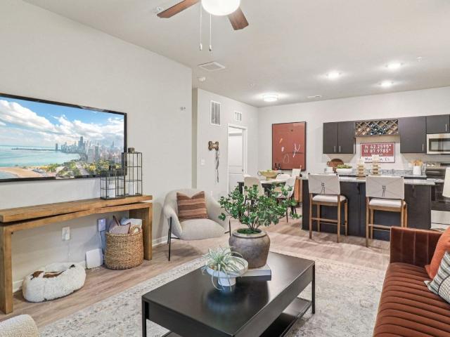 2 BR, 2 BA Apartment 1100 Huntington Dr Unit 211, Mundelein, IL 60060