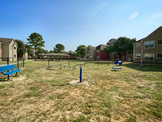 2 BR, 2 BA Apartment 1100 S Cherry St Unit 29 2903, Tomball, TX 77375