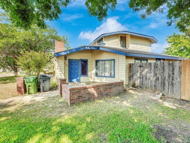 2 BR, 2 BA Apartment 1105 Cloudcrest Court, Arlington, TX 76017