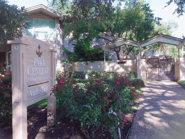 2 BR, 2 BA Apartment 11108 Valleydale Drive, Dallas, TX 75230
