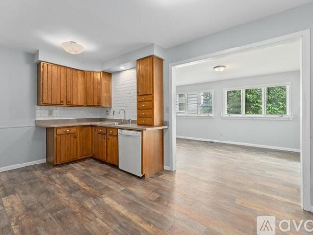 2 BR, 2 BA Apartment 1110 S Main Ave, Unit Lower, Sioux Falls, SD 57105