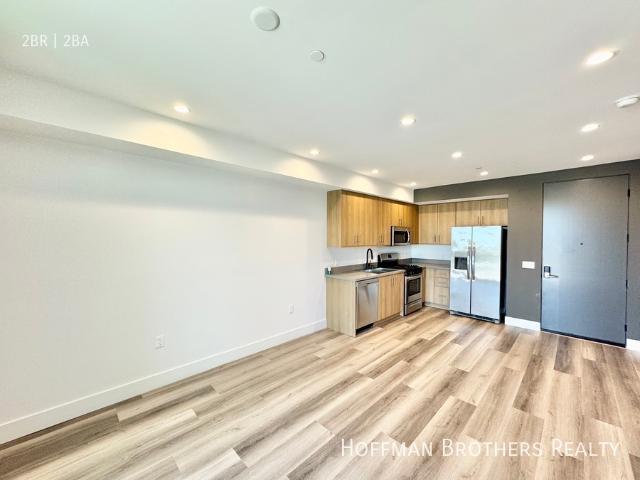 2 BR, 2 BA Apartment 11155 Huston St, North Hollywood, CA 91601