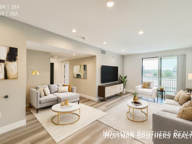 2 BR, 2 BA Apartment 11155 Huston St, North Hollywood, CA 91601