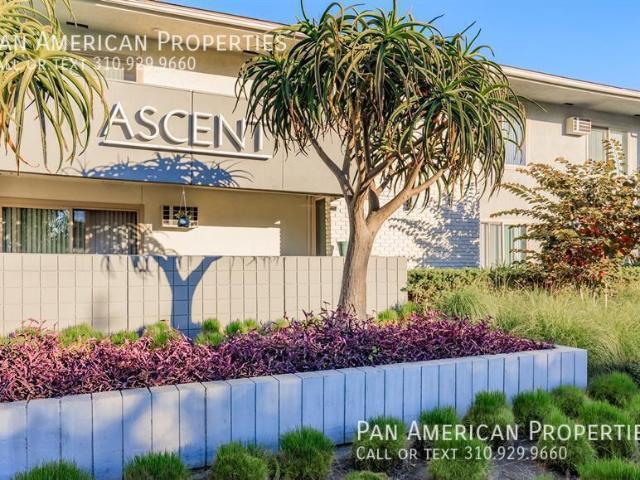 2 BR, 2 BA Apartment 11152 Wallingsford Road, Los Alamitos, CA 90720