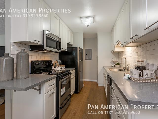 2 BR, 2 BA Apartment 11152 Wallingsford Road, Los Alamitos, CA 90720