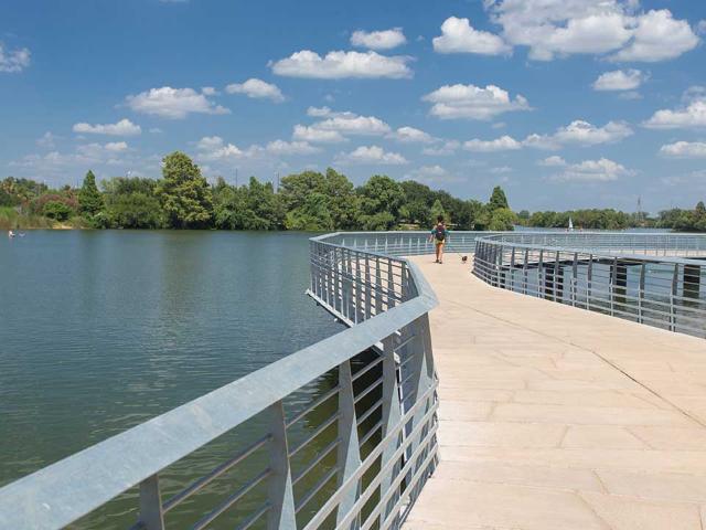 2 BR, 2 BA Apartment 1116 Town Creek Dr, Austin, TX 78741