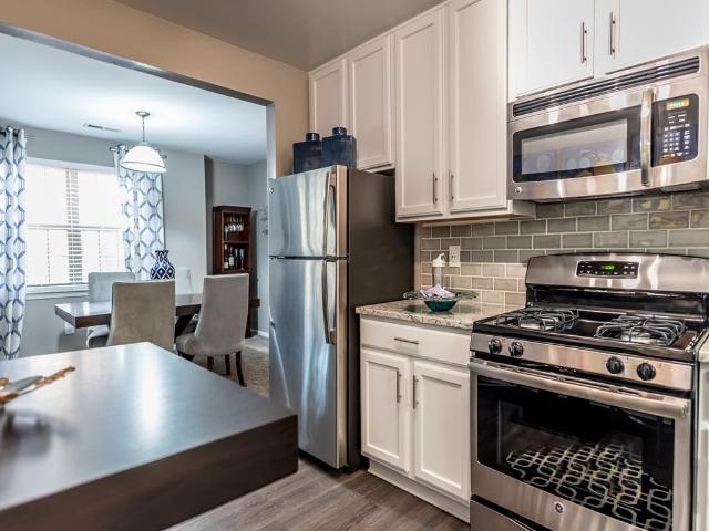 2 BR, 2 BA Apartment 111 Versailles Circle Unit 123D, Towson, MD 21204
