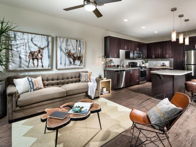2 BR, 2 BA Apartment 111 W Harrison St Unit 213, Corona, CA 92880
