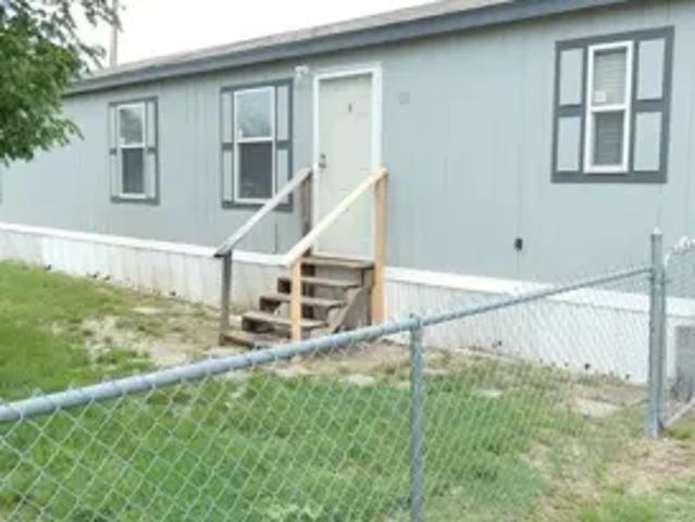 2 BR, 2 BA Apartment 111 Metro Dr, Tye, TX 79563