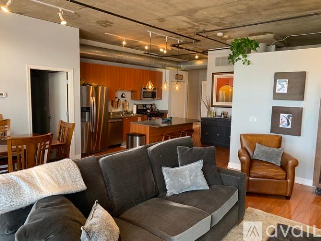 2 BR, 2 BA Apartment 111 S Morgan St, Unit 725, Chicago, IL 60607