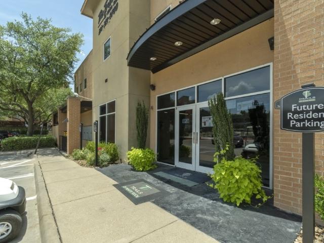 2 BR, 2 BA Apartment 1121 Beachview Street Unit 7115, Dallas, TX 75218