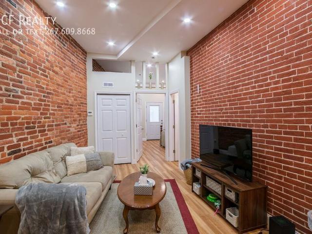 2 BR, 2 BA Apartment 1122 E Passyunk Ave, Philadelphia, PA 19147