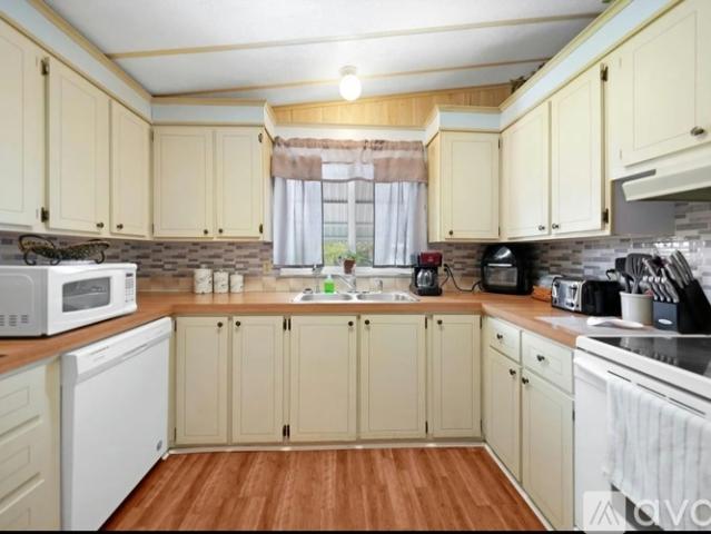 2 BR, 2 BA Apartment 11291 Grapefruit Lane, Punta Gorda, FL 33955