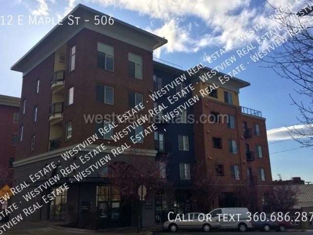 2 BR, 2 BA Apartment 112 E Maple St, Bellingham, WA 98225
