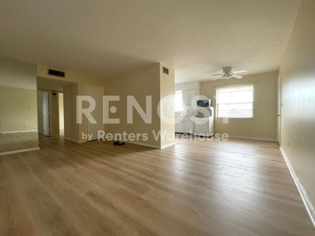 2 BR, 2 BA Apartment 1130 Rue des Chateaux, South Pasadena, FL 33707