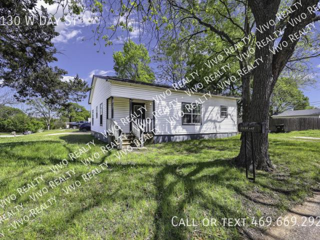 2 BR, 2 BA Apartment 1130 W Day St, Denison, TX 75020