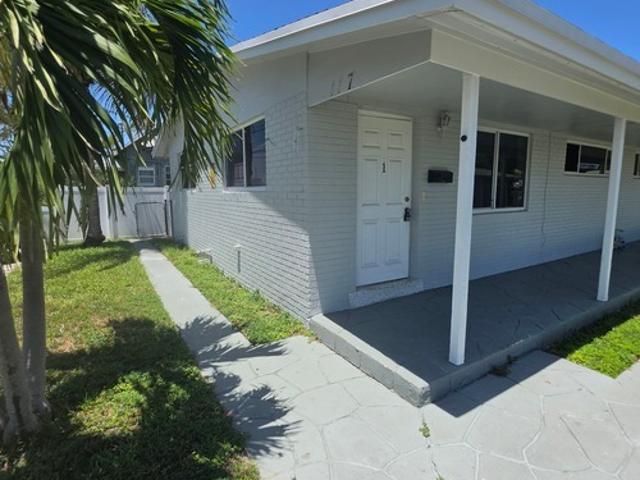 2 BR, 1.5 BA Apartment 624 626 SW 7th Ave, Unit 624, Hallandale Beach, FL 33009