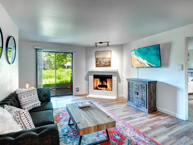 2 BR, 2 BA Apartment 11400 Northeast 132nd Street Unit K 108, Kirkland, WA 98034