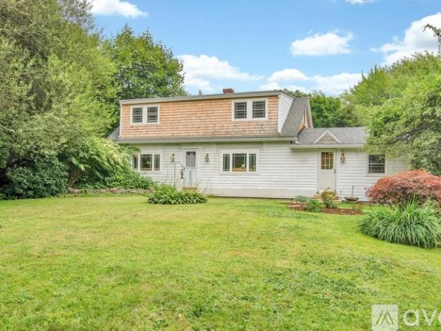 2 BR, 2 BA Apartment 1145 US 1, Unit A, York, ME 03909