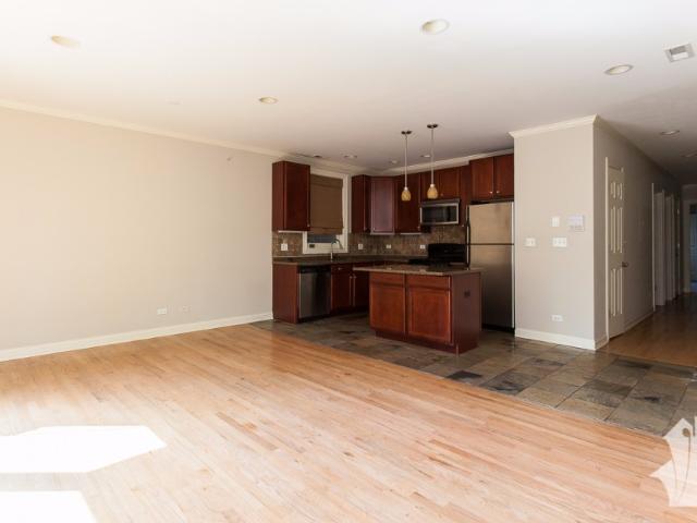 2 BR, 2 BA Apartment 1148 West Roscoe Street, Chicago, IL 60657