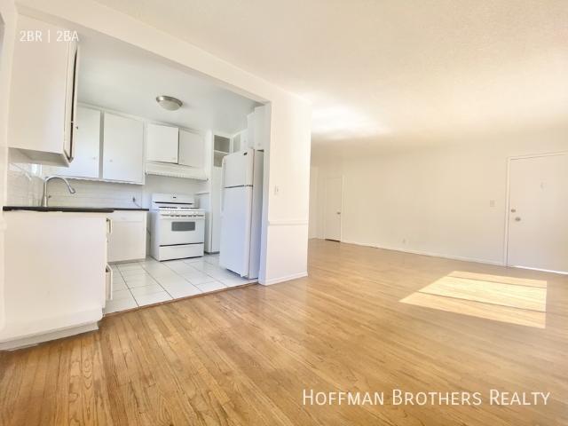 2 BR, 2 BA Apartment 1162 N Orange Grove Ave, West Hollywood, CA 90046