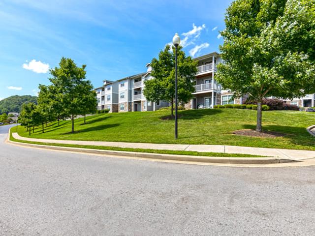 2 BR, 2 BA Apartment 1164 Vantage Pointe Road Unit 5 302, Ashland City, TN 37015