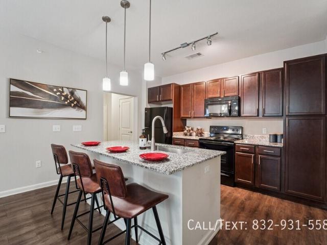 2 BR, 2 BA Apartment 11670 Spring Cypress Rd, Tomball, TX 77377
