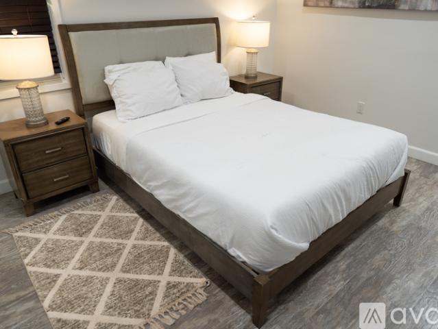 2 BR, 2 BA Apartment 11684 Erwin Street, Los Angeles, CA 91606