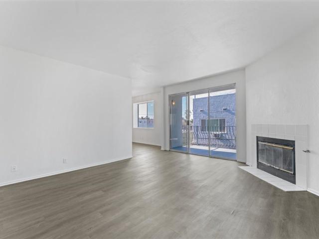 2 BR, 2 BA Apartment 1175 E Ocean Blvd, Long Beach, CA 90802
