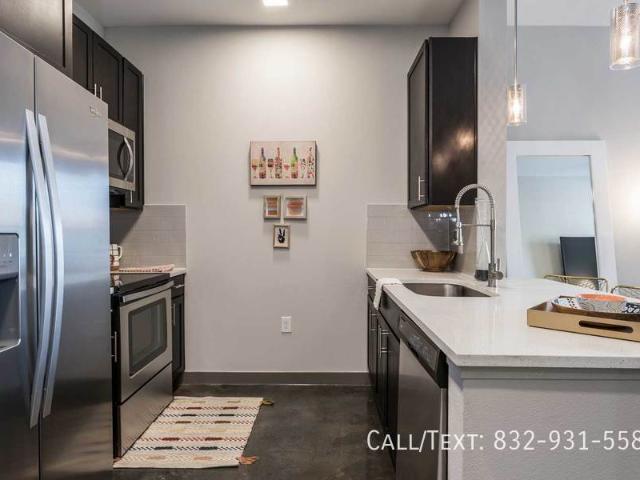 2 BR, 2 BA Apartment 1180 Patterson St, Houston, TX 77007