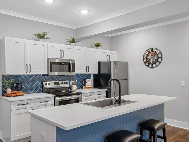 2 BR, 2 BA Apartment 11833 North Main Street Unit 2108, Jacksonville, FL 32218