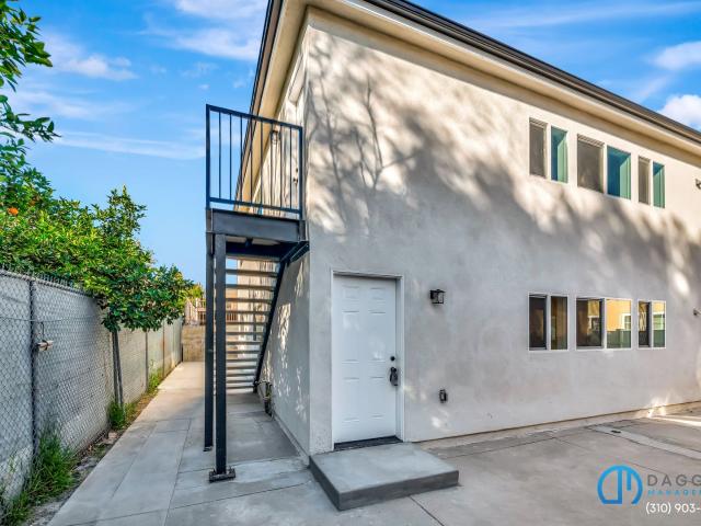 2 BR, 2 BA Apartment 11845 Hamlin St, North Hollywood, CA 91606