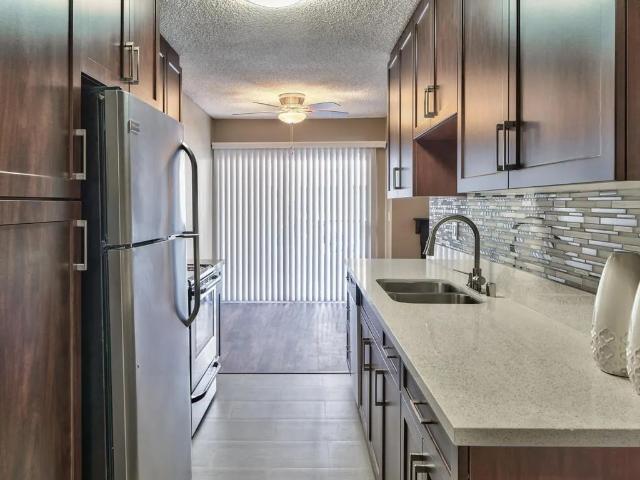 2 BR, 2 BA Apartment 11850 Riverside Drive Unit 122, Valley Village, CA 91607